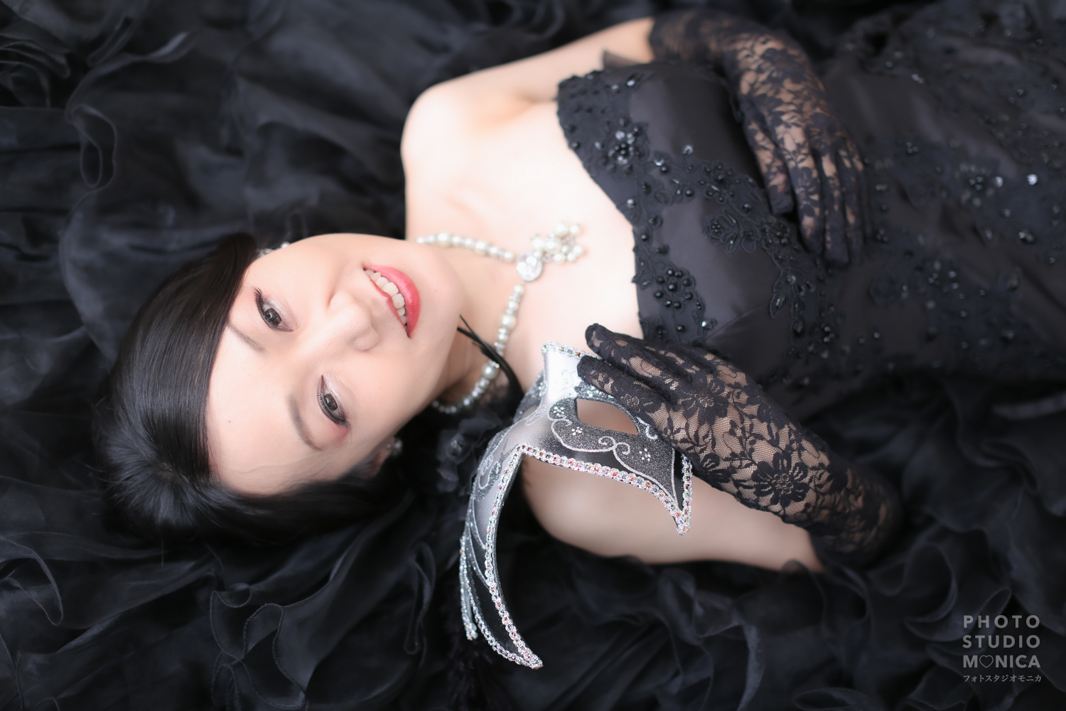 黒のカラードレスでスタジオ変身写真撮影+一着追加 ギャラリー 京都の変身写真フォトスタジオモニカ
